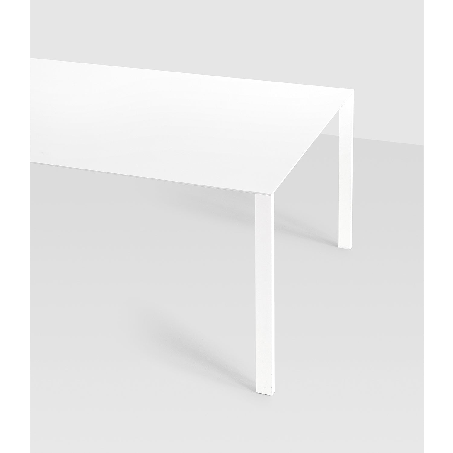 Thin K Outdoor Extendable Table